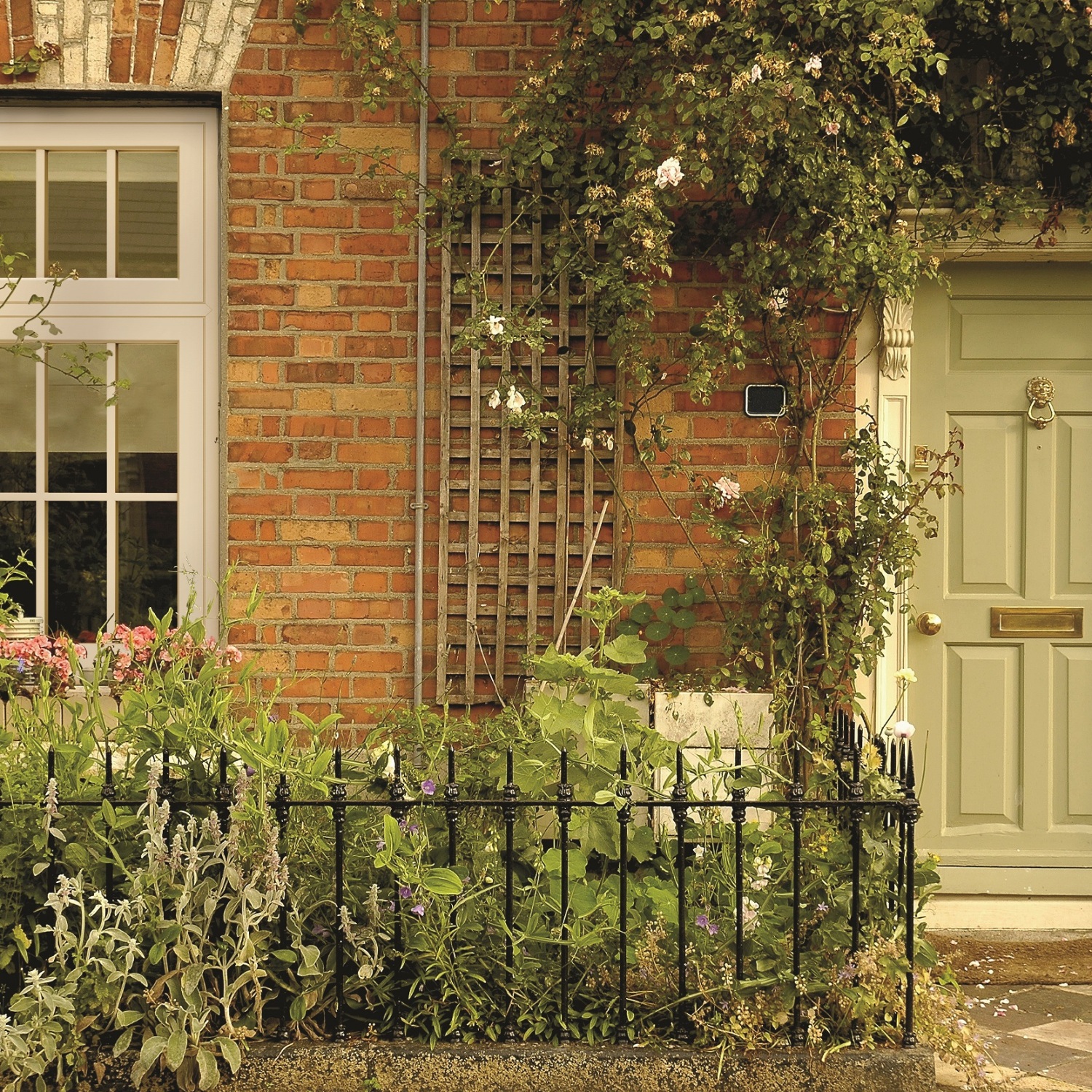 Bison introduces the new generation of flush sash windows - Fenestra Build