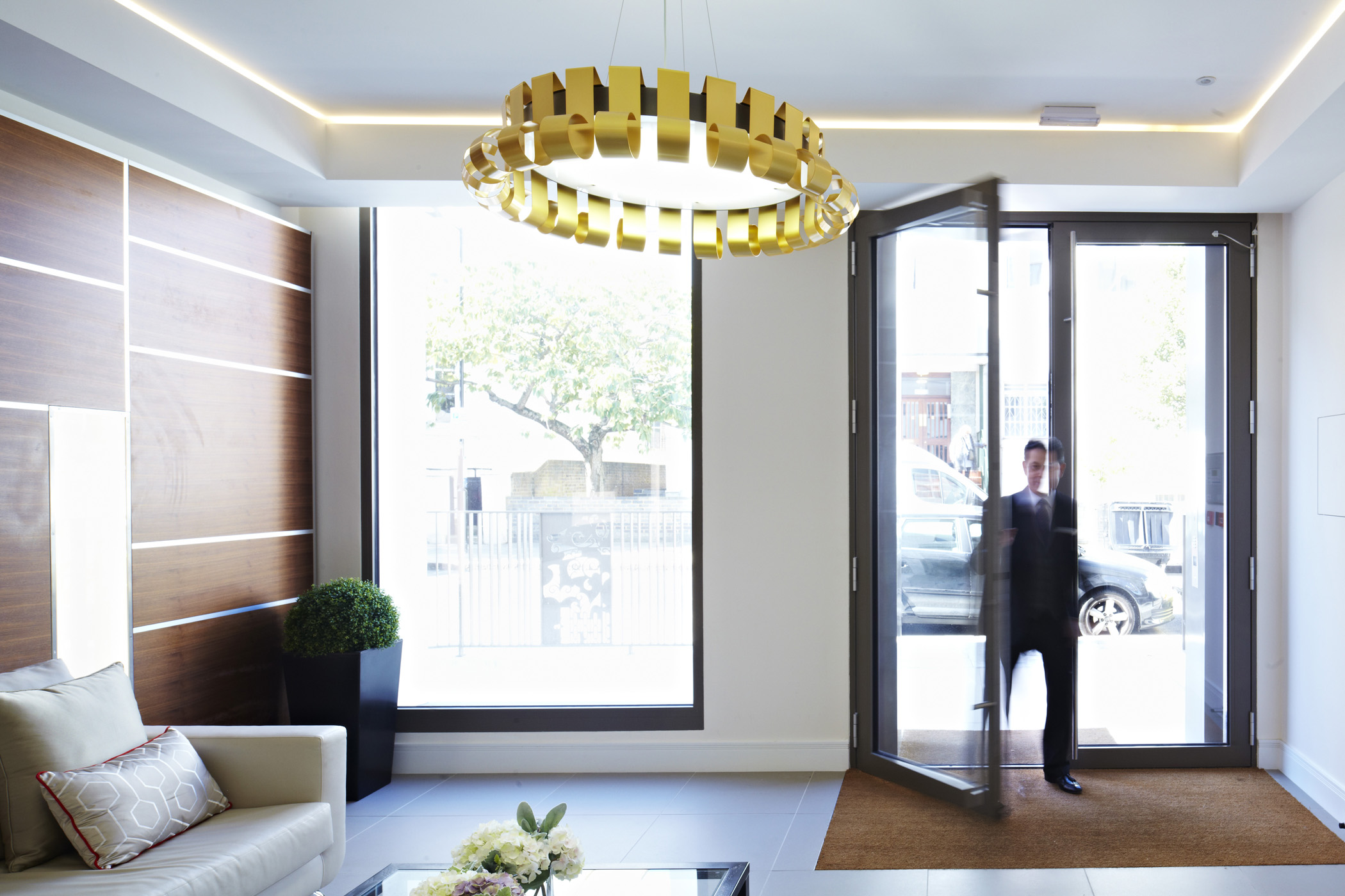 LARGE SPAN WINDOW AND BALCONY DOOR SOLUTIONS FROM WICONA FOR NEW LUXURY ...